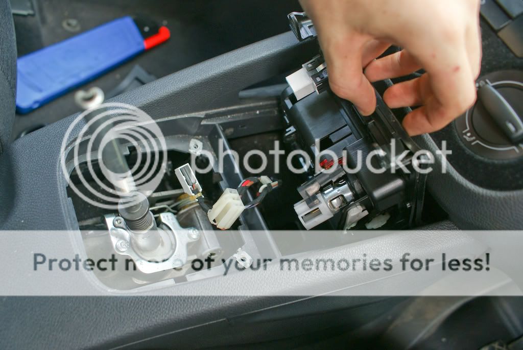 How To: replace ashtray/coin tray | GOLFMKV.com - VW GTI Forum / VW ...